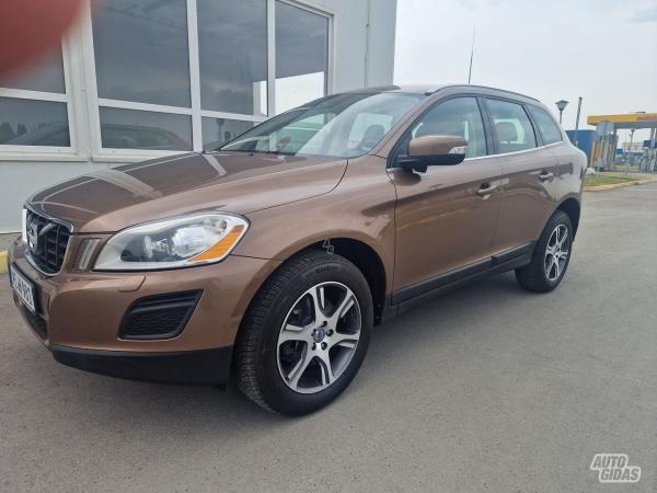 Volvo XC60 2012 in Kretinga, with an engine capacity of 2.00 L and mileage of 301 thousand km for 10500 €, photo 7 on AUTOMOTO.COM.LV