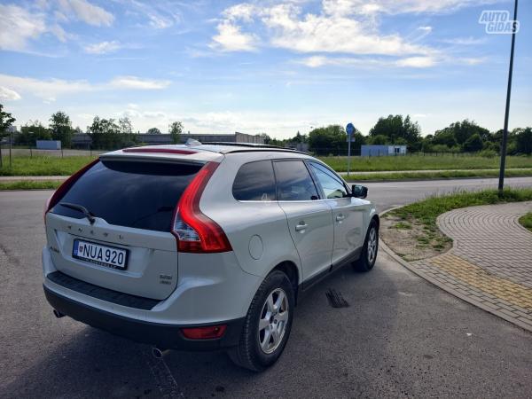 Volvo XC60 2012 in Kaunas, with an engine capacity of 2.40 L and mileage of 374 thousand km for 4998 €, photo 3 on AUTOMOTO.COM.LV