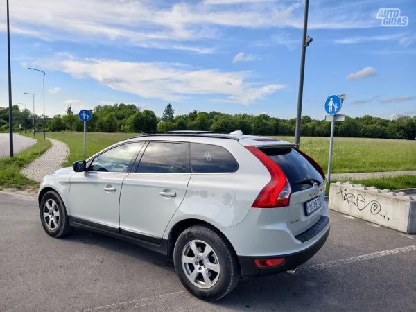 Volvo XC60 2012 in Kaunas, with an engine capacity of 2.40 L and mileage of 374 thousand km for 4998 €, photo 4 on AUTOMOTO.COM.LV