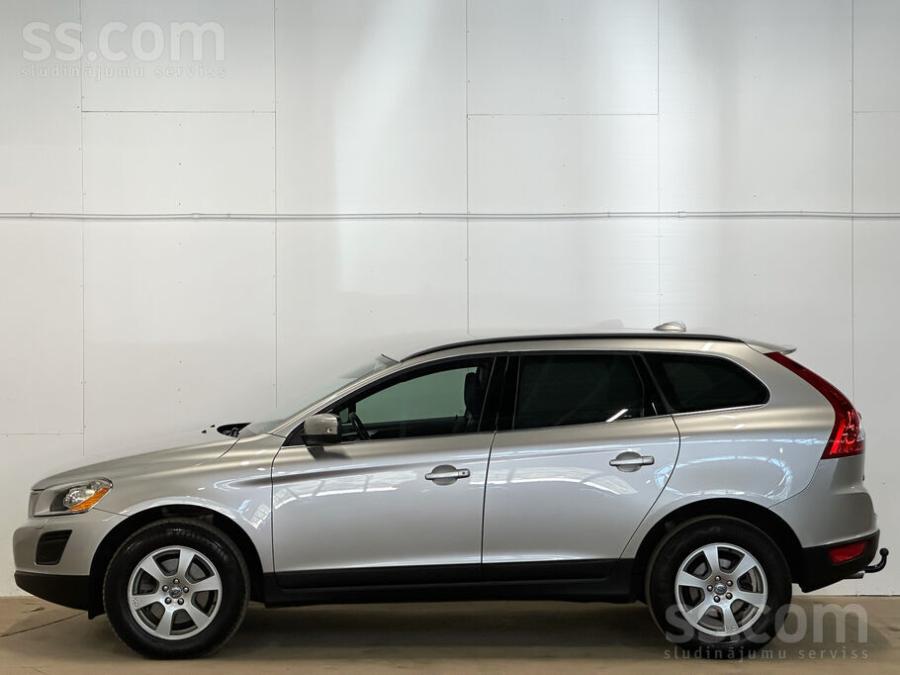 Volvo XC60 2012 in Jurmala, with an engine capacity of 2.00 L and mileage of 255 thousand km for 9990 €, photo 9 on AUTOMOTO.COM.LV