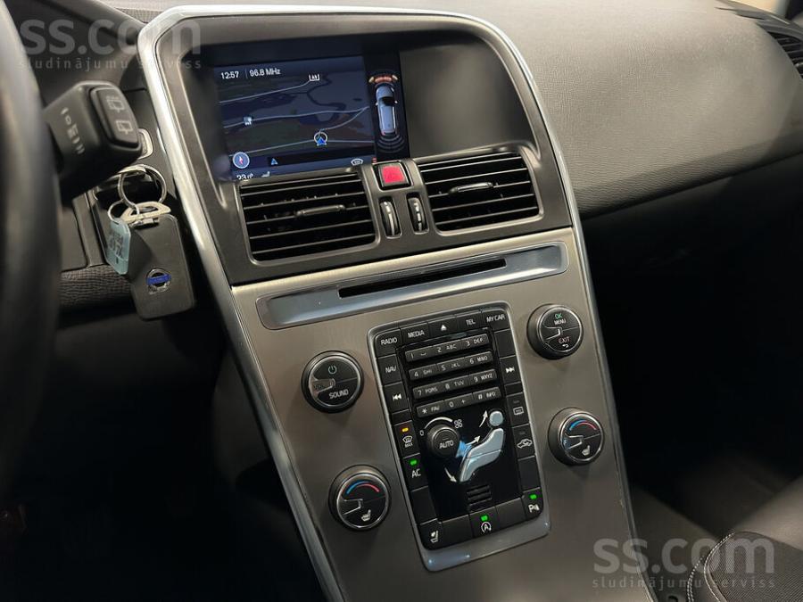 Volvo XC60 2012 in Jurmala, with an engine capacity of 2.00 L and mileage of 255 thousand km for 9990 €, photo 20 on AUTOMOTO.COM.LV