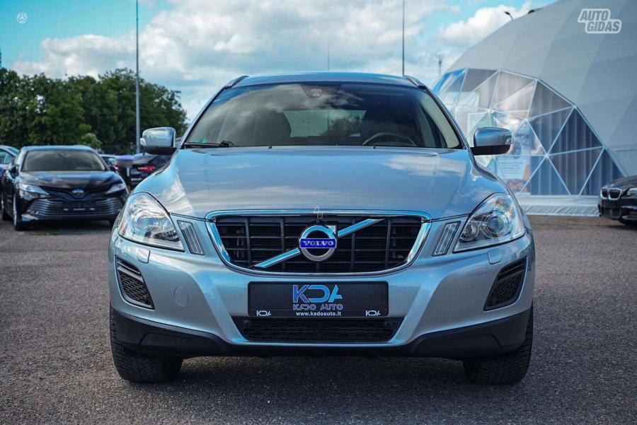 Volvo XC60 2012 in Marijampole, with an engine capacity of 2.40 L and mileage of 190 thousand km for 10950 €, photo 4 on AUTOMOTO.COM.LV