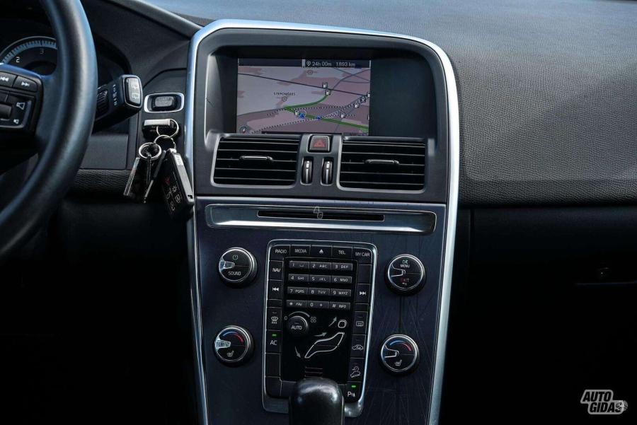 Volvo XC60 2012 in Marijampole, with an engine capacity of 2.40 L and mileage of 190 thousand km for 10950 €, photo 18 on AUTOMOTO.COM.LV