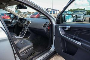 Volvo XC60 2012 in Marijampole, with an engine capacity of 2.40 L and mileage of 190 thousand km for 10950 €, photo 32 on AUTOMOTO.COM.LV