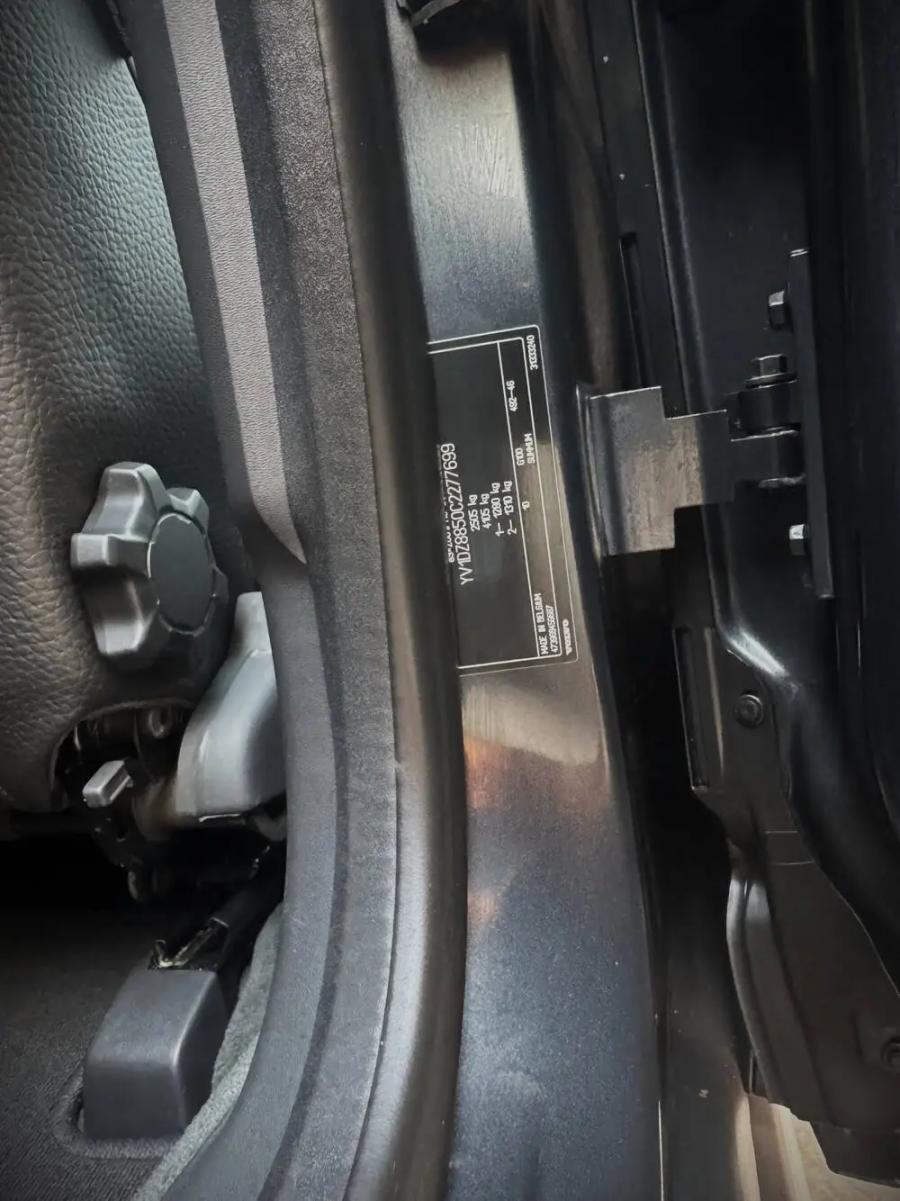 Volvo XC60 2012 Jūrmala, ar dzinēja tilpumu 2.00 L un nobraukumu 254 tūkst. km par 10500 €, foto 10 vietnē AUTOMOTO.COM.LV