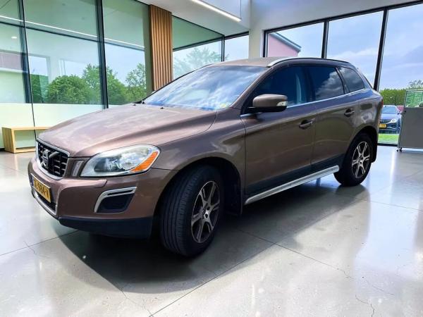 Volvo XC60 2012 Jūrmala, ar dzinēja tilpumu 2.40 L un nobraukumu 328 tūkst. km par 9990 €, foto 1 vietnē AUTOMOTO.COM.LV