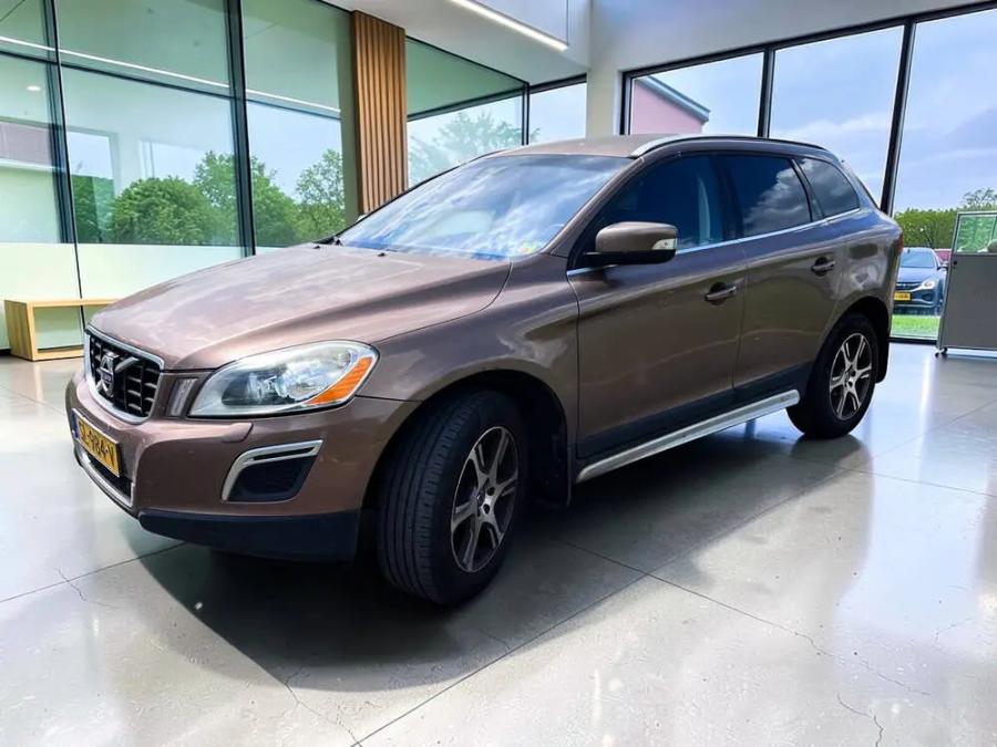 Volvo XC60 2012 in Jurmala, with an engine capacity of 2.40 L and mileage of 328 thousand km for 9990 €, photo 1 on AUTOMOTO.COM.LV