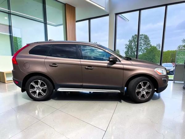 Volvo XC60 2012 Jūrmala, ar dzinēja tilpumu 2.40 L un nobraukumu 328 tūkst. km par 9990 €, foto 4 vietnē AUTOMOTO.COM.LV