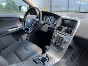 Volvo XC60 2012 in Jurmala, with an engine capacity of 2.40 L and mileage of 328 thousand km for 9990 €, photo 8 on AUTOMOTO.COM.LV
