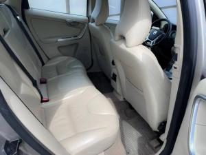 Volvo XC60 2012 Jūrmala, ar dzinēja tilpumu 2.40 L un nobraukumu 345 tūkst. km par 9950 €, foto 13 vietnē AUTOMOTO.COM.LV