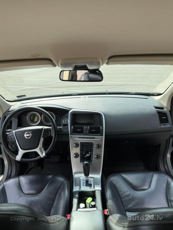 Volvo XC60 2012 in Tallinn, with an engine capacity of 2.40 L and mileage of 269 thousand km for 9500 €, photo 7 on AUTOMOTO.COM.LV
