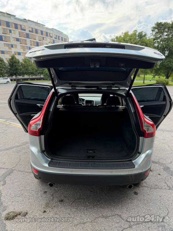 Volvo XC60 2012 in Tallinn, with an engine capacity of 2.40 L and mileage of 269 thousand km for 9500 €, photo 8 on AUTOMOTO.COM.LV