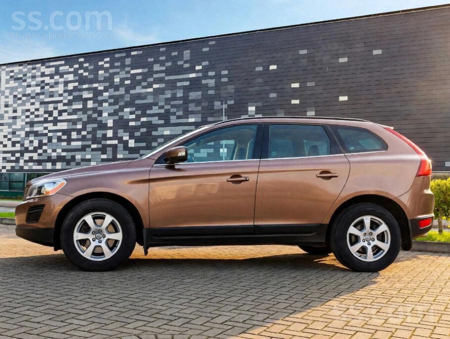 Volvo XC60 2012 in Jelgava, with an engine capacity of 2.40 L and mileage of 430 thousand km for 5500 €, photo 3 on AUTOMOTO.COM.LV