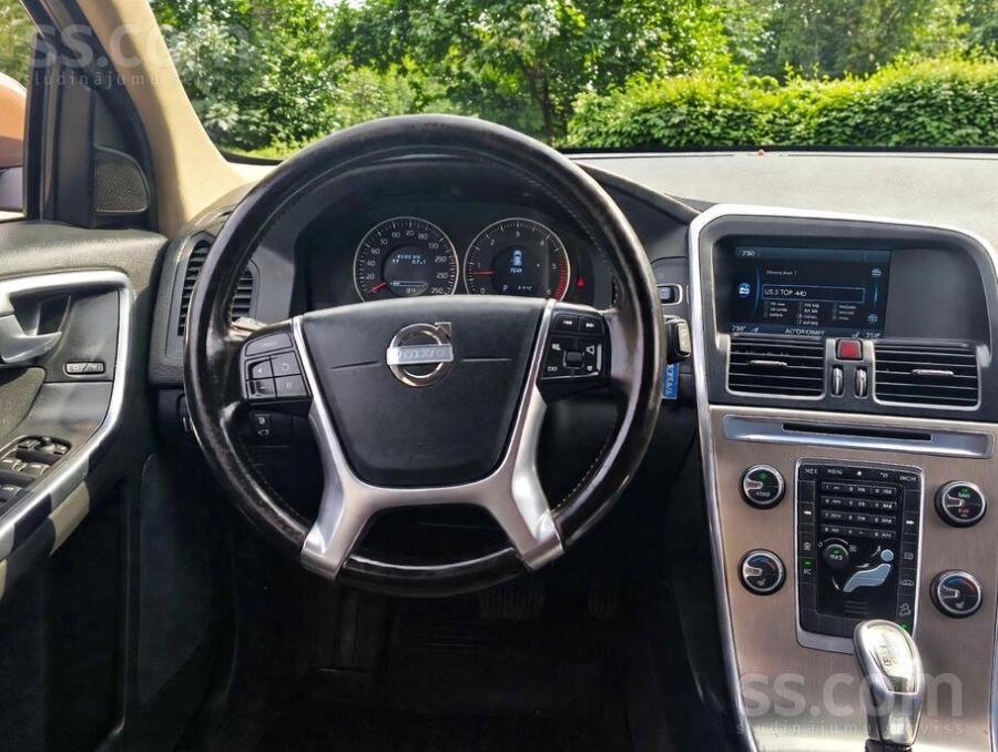 Volvo XC60 2012 in Jelgava, with an engine capacity of 2.40 L and mileage of 430 thousand km for 5500 €, photo 6 on AUTOMOTO.COM.LV