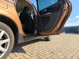 Volvo XC60 2012 in Jelgava, with an engine capacity of 2.40 L and mileage of 430 thousand km for 5500 €, photo 13 on AUTOMOTO.COM.LV