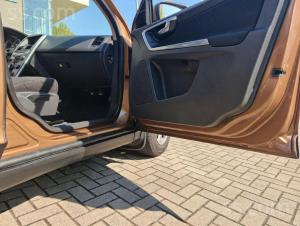 Volvo XC60 2012 in Jelgava, with an engine capacity of 2.40 L and mileage of 430 thousand km for 5500 €, photo 14 on AUTOMOTO.COM.LV