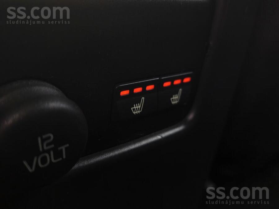 Volvo XC60 2012 in Jelgava, with an engine capacity of 2.40 L and mileage of 430 thousand km for 5500 €, photo 17 on AUTOMOTO.COM.LV