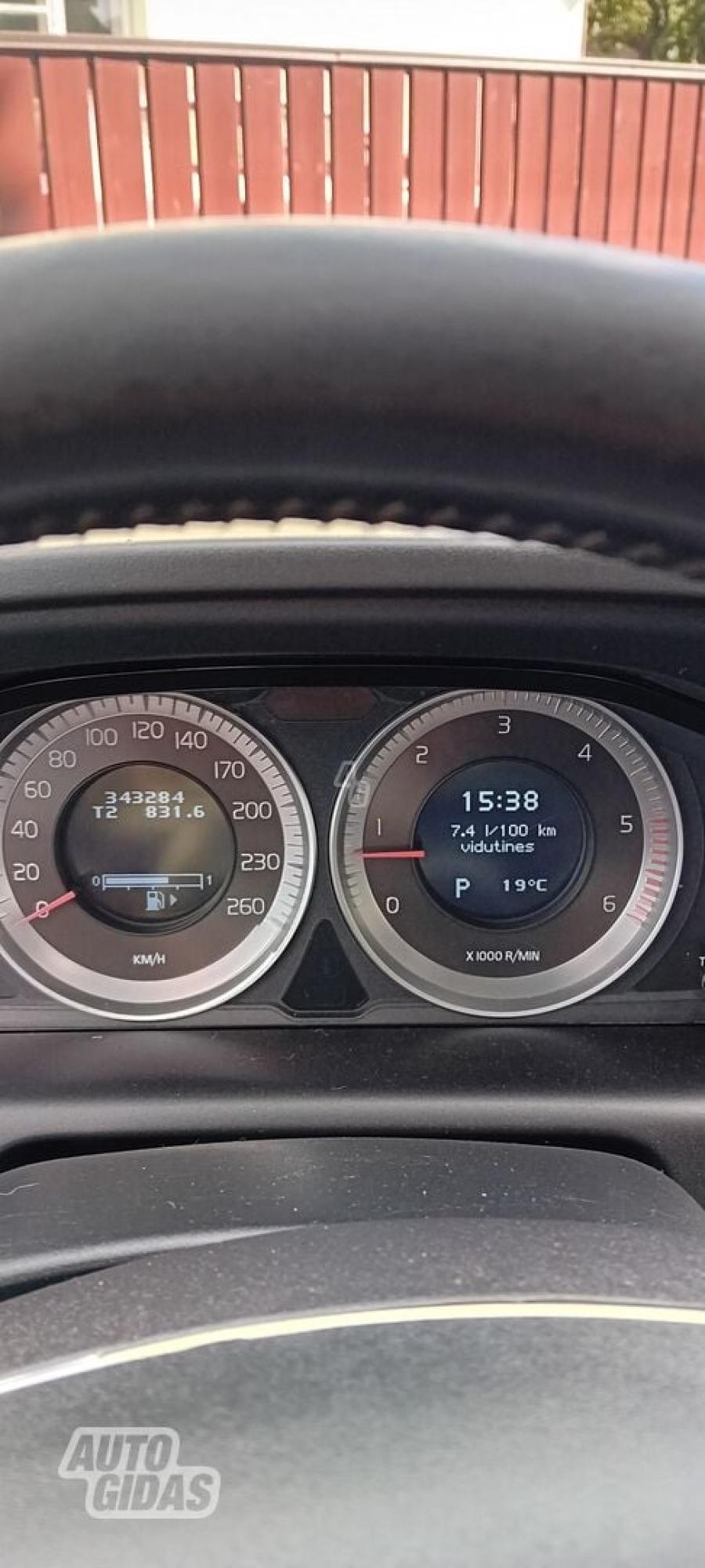 Volvo XC60 2012 in Vilnius, with an engine capacity of 2.40 L and mileage of 344 thousand km for 8600 €, photo 6 on AUTOMOTO.COM.LV