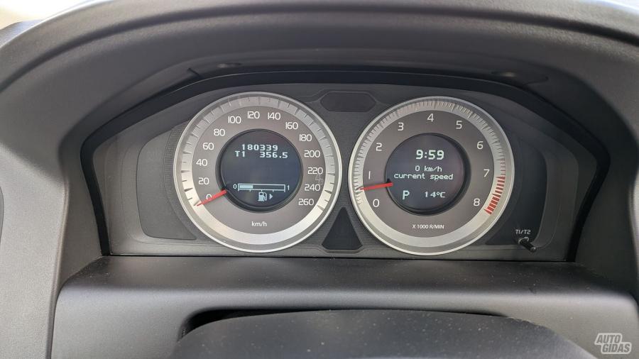 Volvo XC60 2012 Viļņa, ar dzinēja tilpumu 3.20 L un nobraukumu 290 tūkst. km par 6300 €, foto 12 vietnē AUTOMOTO.COM.LV
