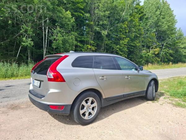 Volvo XC60 2012 in Daugavpils, with an engine capacity of 2.00 L and mileage of 341 thousand km for 7300 €, photo 3 on AUTOMOTO.COM.LV