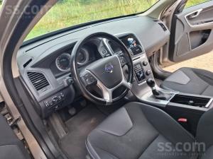 Volvo XC60 2012 in Daugavpils, with an engine capacity of 2.00 L and mileage of 341 thousand km for 7300 €, photo 5 on AUTOMOTO.COM.LV