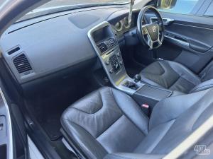 Volvo XC60 2012 in Silute, with an engine capacity of 2.00 L and mileage of 170 thousand km for 2600 €, photo 7 on AUTOMOTO.COM.LV
