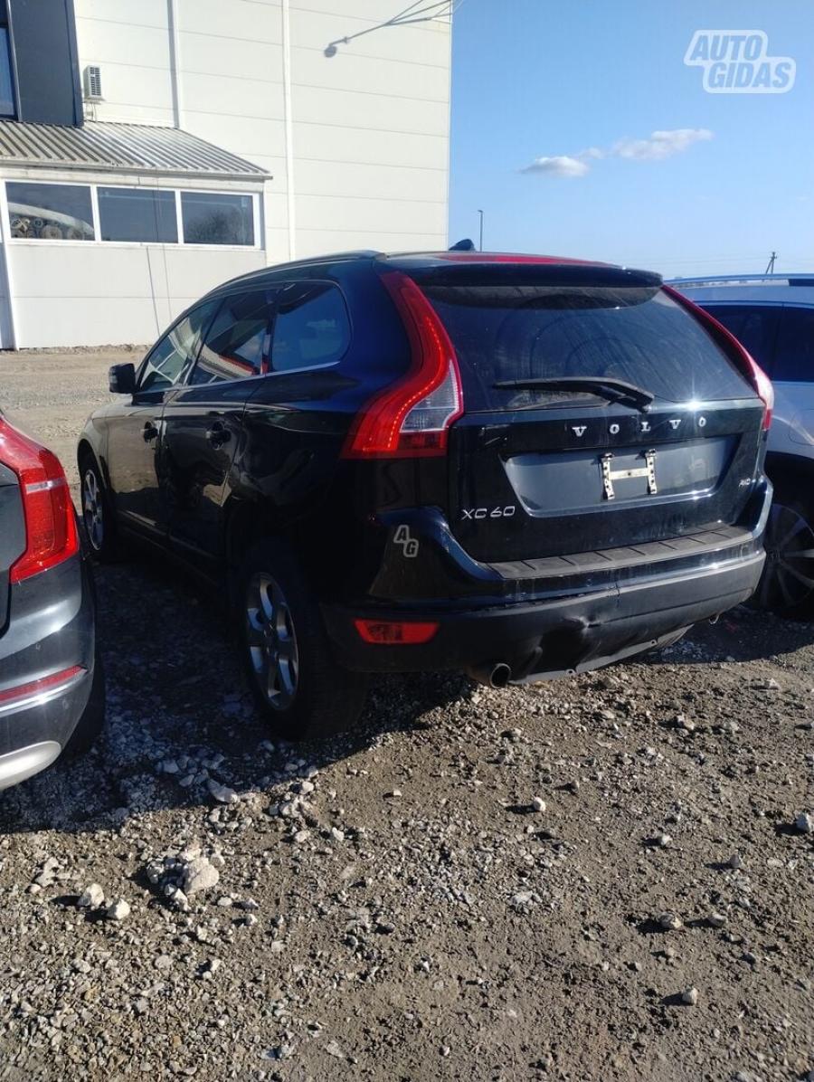 Volvo XC60 2013 Raseiniai, ar dzinēja tilpumu 3.20 L un nobraukumu 305 tūkst. km par 4399 €, foto 3 vietnē AUTOMOTO.COM.LV