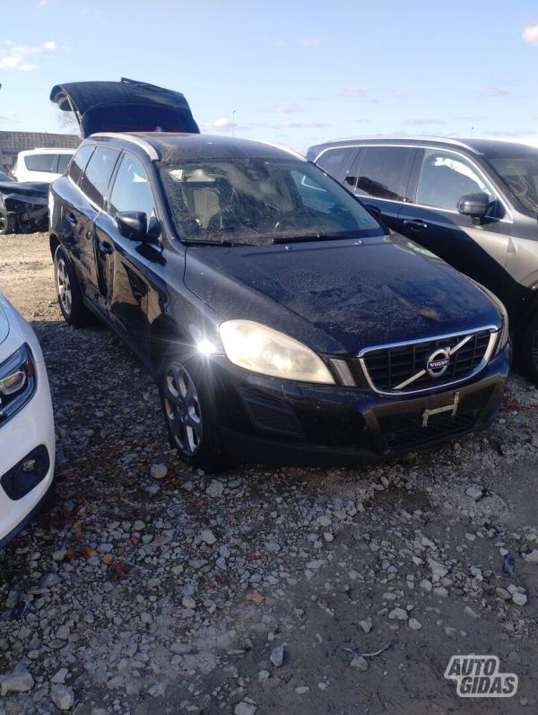 Volvo XC60 2013 in Raseiniai, with an engine capacity of 3.20 L and mileage of 305 thousand km for 4399 €, photo 3 on AUTOMOTO.COM.LV