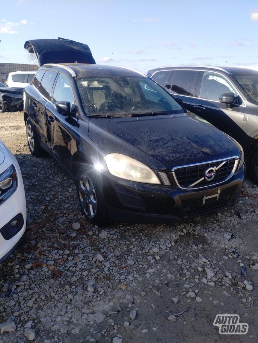 Volvo XC60 2013 Raseiniai, ar dzinēja tilpumu 3.20 L un nobraukumu 305 tūkst. km par 4399 €, foto 4 vietnē AUTOMOTO.COM.LV