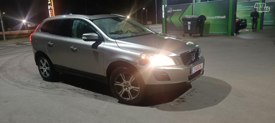 Volvo XC60 2013 in Plunge, with an engine capacity of 3.20 L and mileage of 300 thousand km for 4750 €, photo 8 on AUTOMOTO.COM.LV