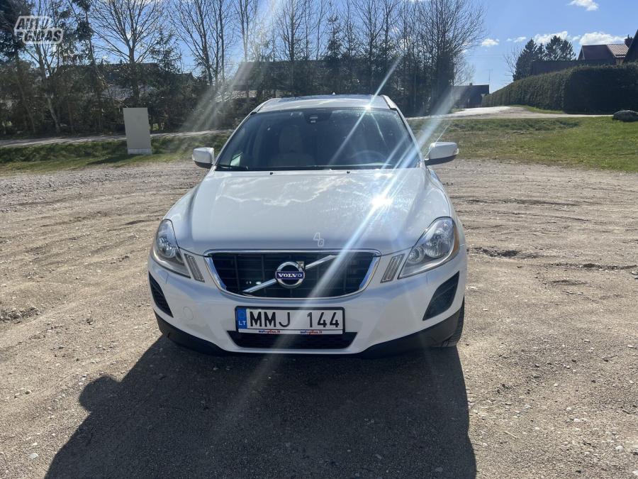 Volvo XC60 2013 in Silute, with an engine capacity of 3.20 L and mileage of 243 thousand km for 7550 €, photo 1 on AUTOMOTO.COM.LV