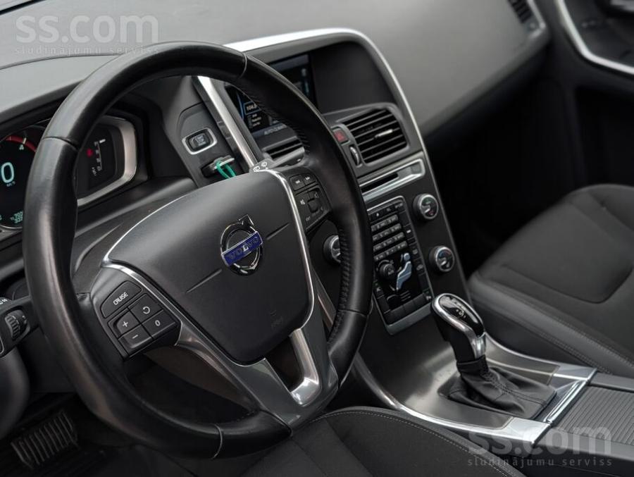 Volvo XC60 2013 Jūrmala, ar dzinēja tilpumu 2.00 L un nobraukumu 0 tūkst. km par 8950 €, foto 13 vietnē AUTOMOTO.COM.LV