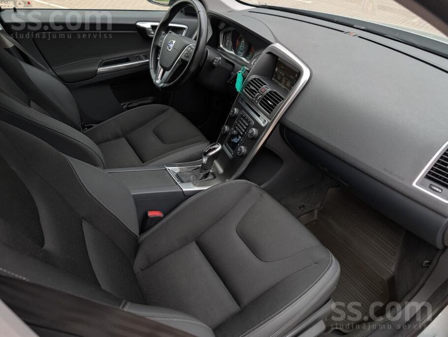 Volvo XC60 2013 Jūrmala, ar dzinēja tilpumu 2.00 L un nobraukumu 0 tūkst. km par 8950 €, foto 20 vietnē AUTOMOTO.COM.LV