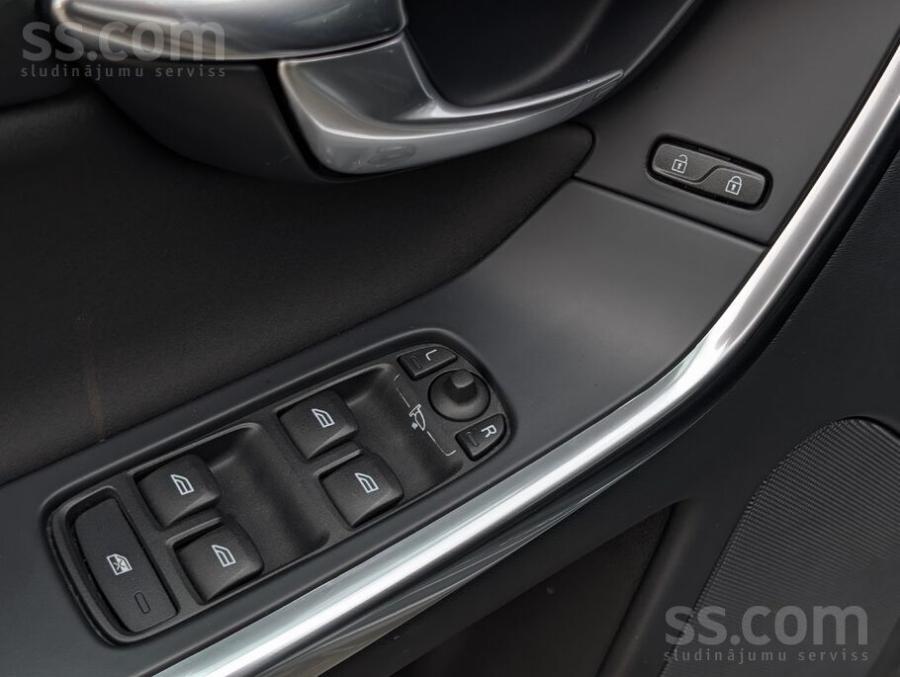 Volvo XC60 2013 Jūrmala, ar dzinēja tilpumu 2.00 L un nobraukumu 0 tūkst. km par 8950 €, foto 25 vietnē AUTOMOTO.COM.LV
