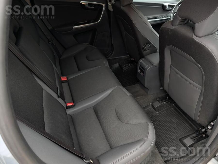 Volvo XC60 2013 Jūrmala, ar dzinēja tilpumu 2.00 L un nobraukumu 0 tūkst. km par 8950 €, foto 30 vietnē AUTOMOTO.COM.LV