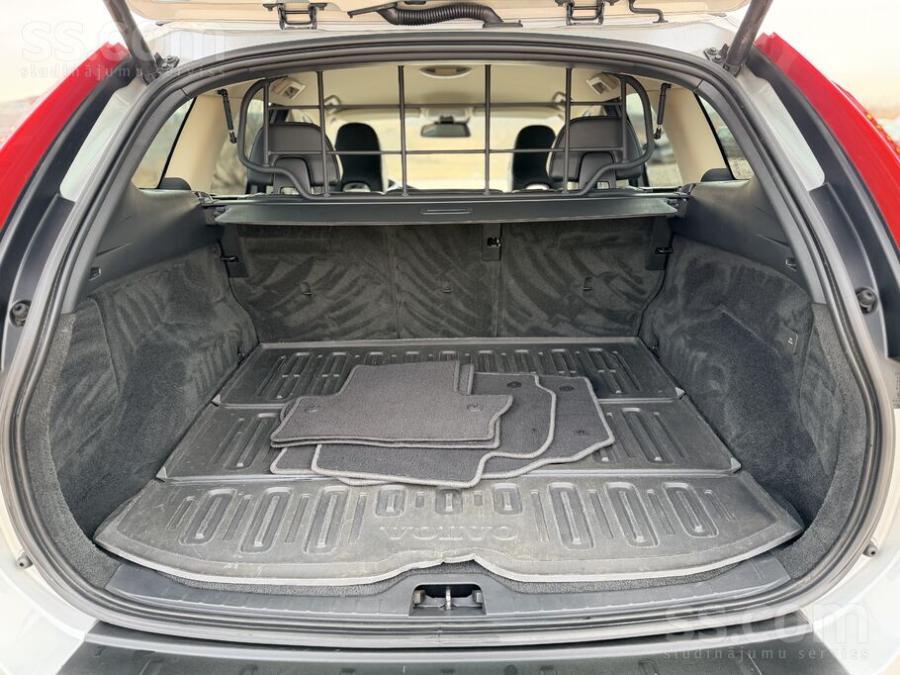 Volvo XC60 2013 Rīga, ar dzinēja tilpumu 2.00 L un nobraukumu 251 tūkst. km par 10495 €, foto 6 vietnē AUTOMOTO.COM.LV