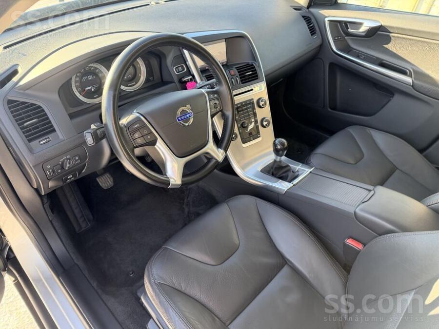 Volvo XC60 2013 Rīga, ar dzinēja tilpumu 2.00 L un nobraukumu 251 tūkst. km par 10495 €, foto 10 vietnē AUTOMOTO.COM.LV