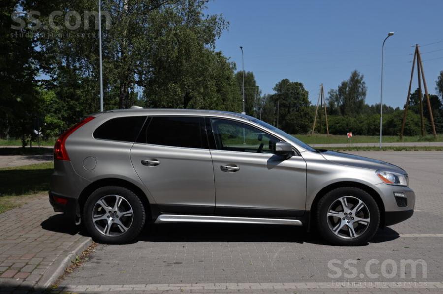 Volvo XC60 2013 in Jelgava, with an engine capacity of 2.40 L and mileage of 273 thousand km for 10800 €, photo 5 on AUTOMOTO.COM.LV