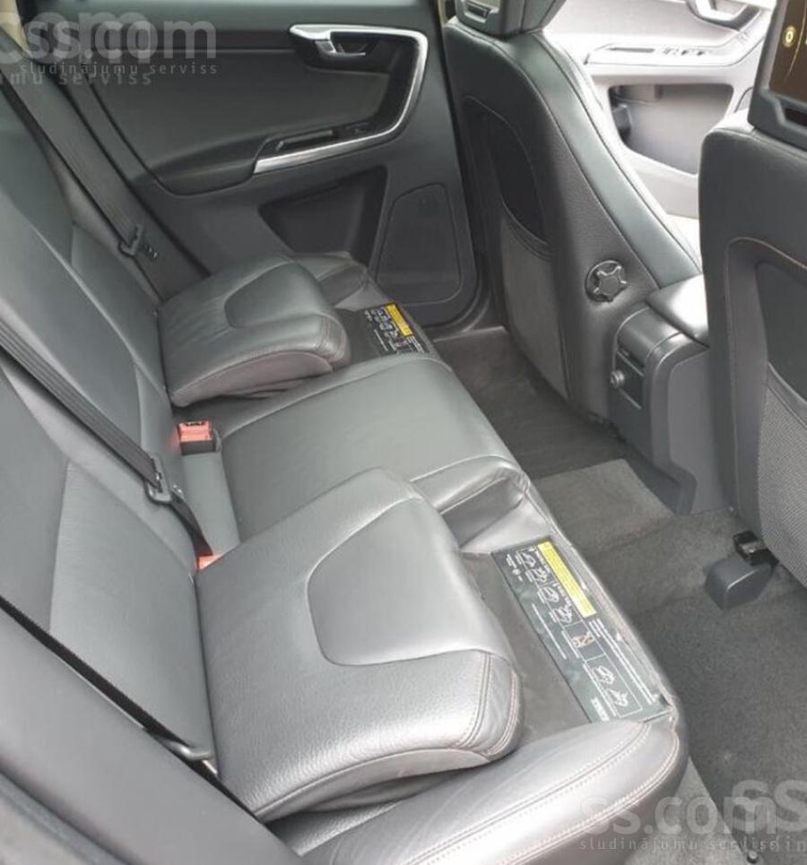 Volvo XC60 2013 in Jelgava, with an engine capacity of 2.40 L and mileage of 273 thousand km for 10800 €, photo 13 on AUTOMOTO.COM.LV
