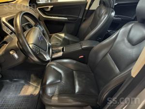 Volvo XC60 2013 in Jelgava, with an engine capacity of 2.40 L and mileage of 273 thousand km for 10800 €, photo 17 on AUTOMOTO.COM.LV