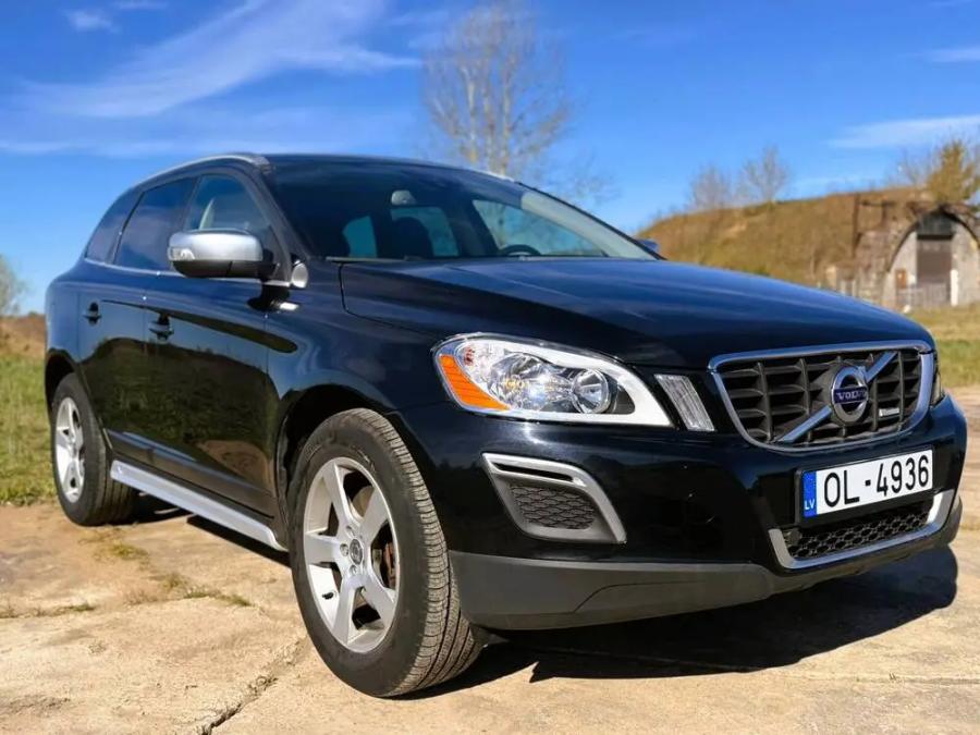 Volvo XC60 2013 Rīga, ar dzinēja tilpumu 2.40 L un nobraukumu 210 tūkst. km par 8700 €, foto 1 vietnē AUTOMOTO.COM.LV