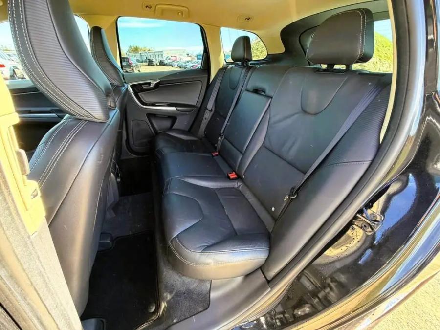 Volvo XC60 2013 Rīga, ar dzinēja tilpumu 2.40 L un nobraukumu 210 tūkst. km par 8700 €, foto 18 vietnē AUTOMOTO.COM.LV