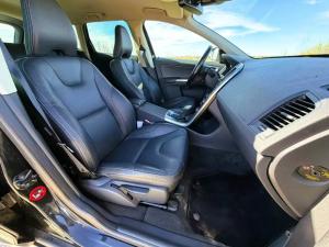 Volvo XC60 2013 Rīga, ar dzinēja tilpumu 2.40 L un nobraukumu 210 tūkst. km par 8700 €, foto 20 vietnē AUTOMOTO.COM.LV