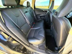 Volvo XC60 2013 Rīga, ar dzinēja tilpumu 2.40 L un nobraukumu 210 tūkst. km par 8700 €, foto 21 vietnē AUTOMOTO.COM.LV