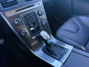 Volvo XC60 2013 Rīga, ar dzinēja tilpumu 2.40 L un nobraukumu 210 tūkst. km par 8700 €, foto 25 vietnē AUTOMOTO.COM.LV
