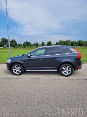 Volvo XC60 2013 Ogre, ar dzinēja tilpumu 2.00 L un nobraukumu 253 tūkst. km par 8700 €, foto 4 vietnē AUTOMOTO.COM.LV