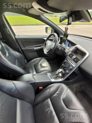 Volvo XC60 2013 Ogre, ar dzinēja tilpumu 2.00 L un nobraukumu 253 tūkst. km par 8700 €, foto 17 vietnē AUTOMOTO.COM.LV