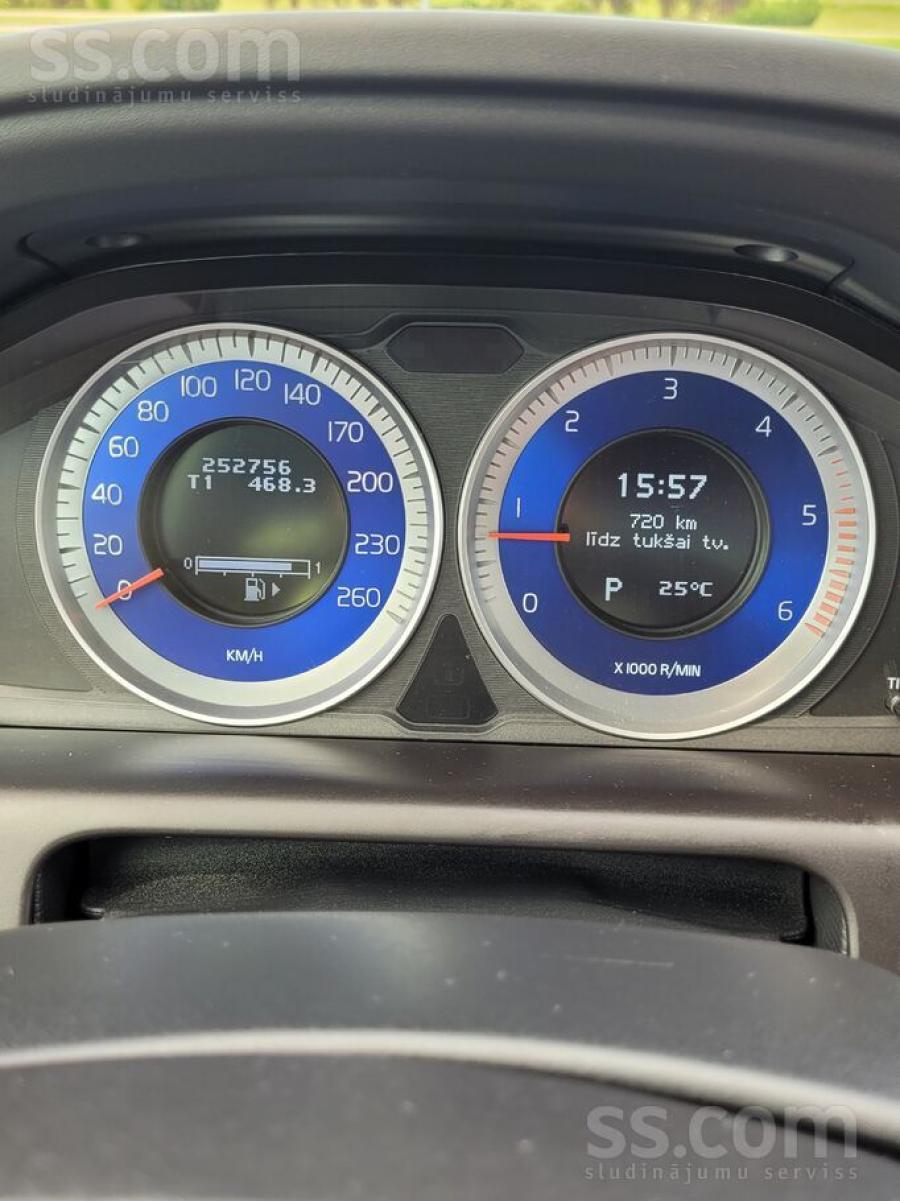 Volvo XC60 2013 Ogre, ar dzinēja tilpumu 2.00 L un nobraukumu 253 tūkst. km par 8700 €, foto 24 vietnē AUTOMOTO.COM.LV