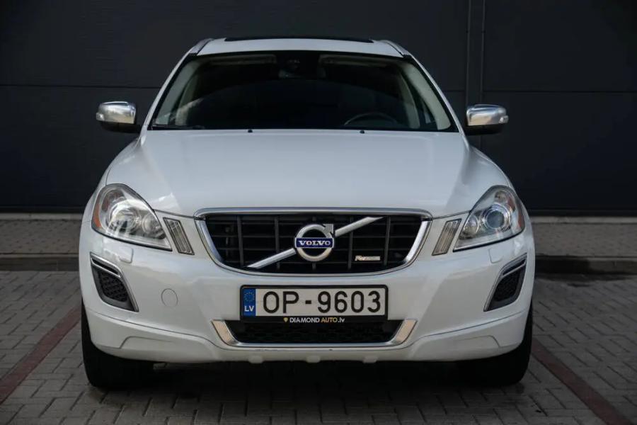 Volvo XC60 2013 in Tukums, with an engine capacity of 2.00 L and mileage of 215 thousand km for 9900 €, photo 3 on AUTOMOTO.COM.LV