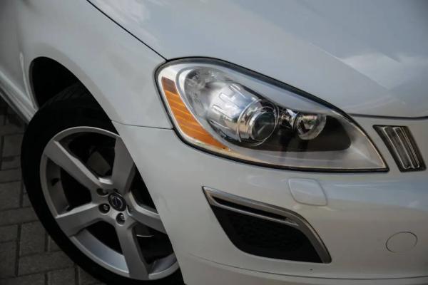 Volvo XC60 2013 Tukums, ar dzinēja tilpumu 2.00 L un nobraukumu 215 tūkst. km par 9900 €, foto 8 vietnē AUTOMOTO.COM.LV